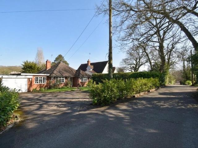3 bedroom detached bungalow for sale