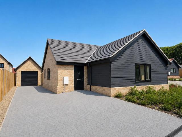 3 bedroom detached bungalow for sale