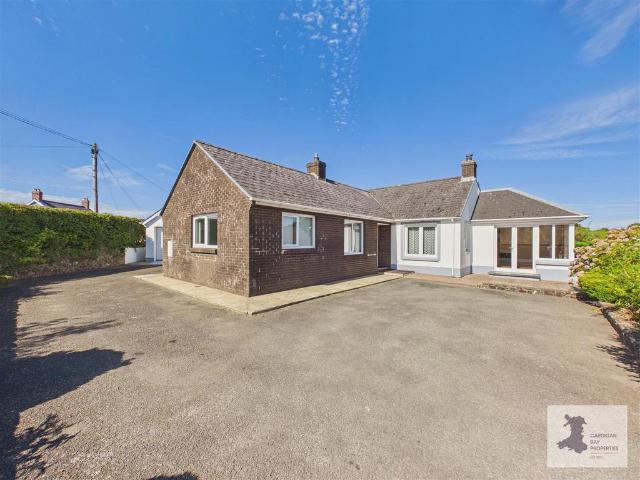 3 bedroom detached bungalow for sale