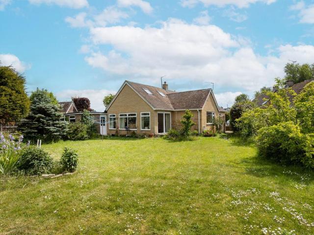 3 bedroom detached bungalow for sale