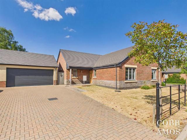 3 bedroom detached bungalow for sale