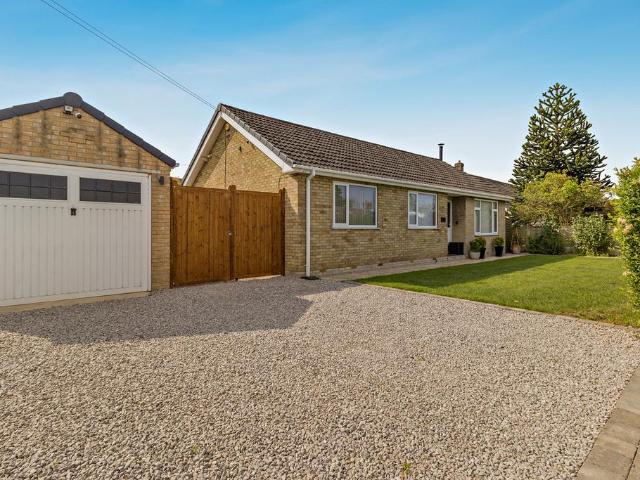 3 bedroom detached bungalow for sale