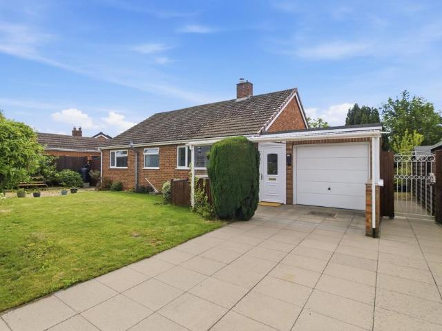 3 bedroom detached bungalow for sale