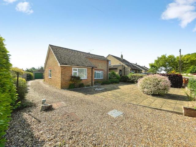 3 bedroom detached bungalow for sale