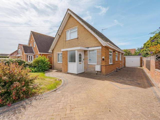 3 bedroom detached bungalow for sale