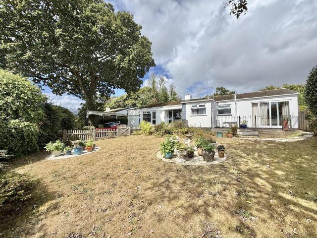 3 bedroom detached bungalow for sale