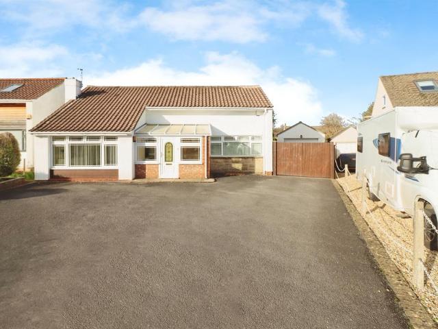 3 bedroom detached bungalow for sale