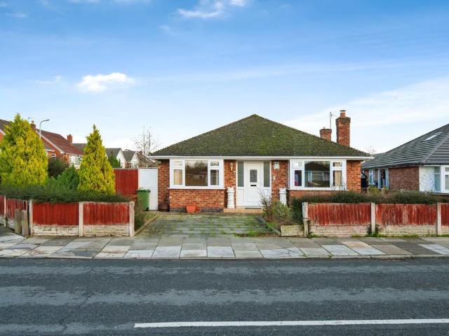 3 bedroom detached bungalow for sale