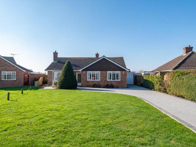 3 bedroom detached bungalow for sale