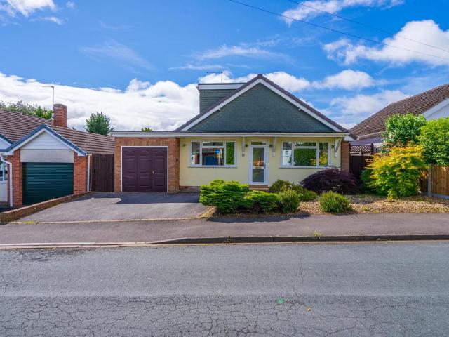 3 bedroom detached bungalow for sale