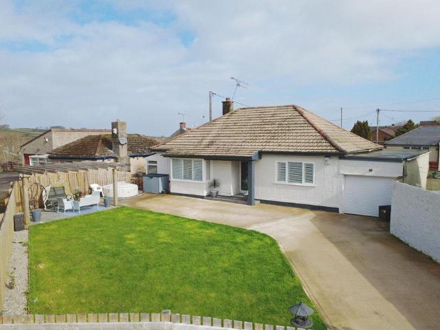 3 bedroom detached bungalow for sale
