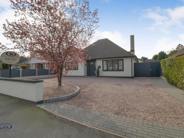 3 bedroom detached bungalow for sale