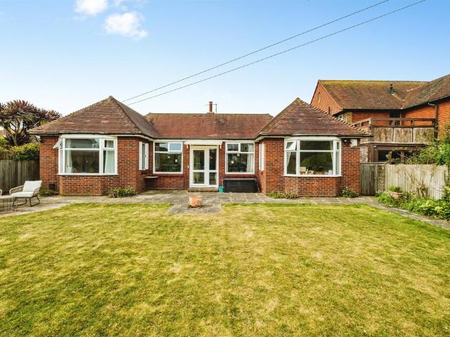 3 bedroom detached bungalow for sale
