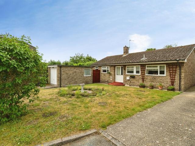 3 bedroom detached bungalow for sale