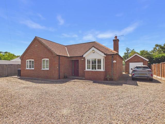 3 bedroom detached bungalow for sale