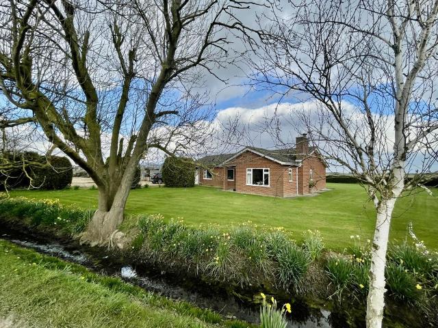 3 bedroom detached bungalow for sale