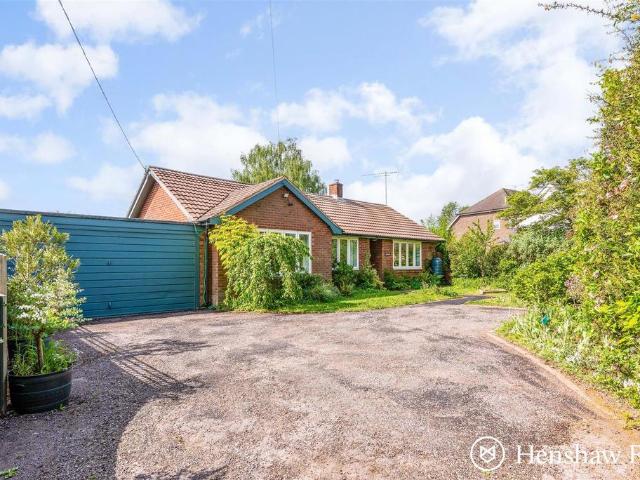 3 bedroom detached bungalow for sale