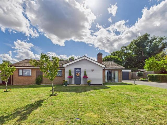 3 bedroom detached bungalow for sale