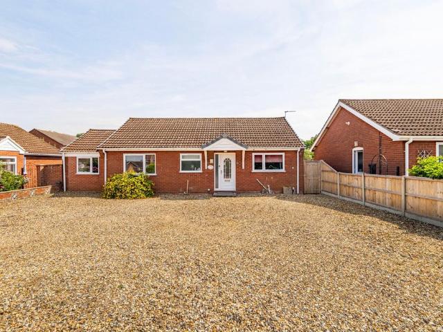 3 bedroom detached bungalow for sale