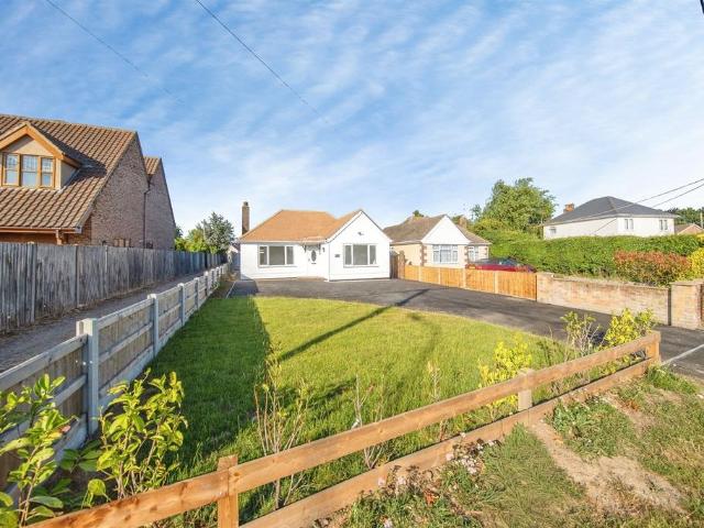 3 bedroom detached bungalow for sale