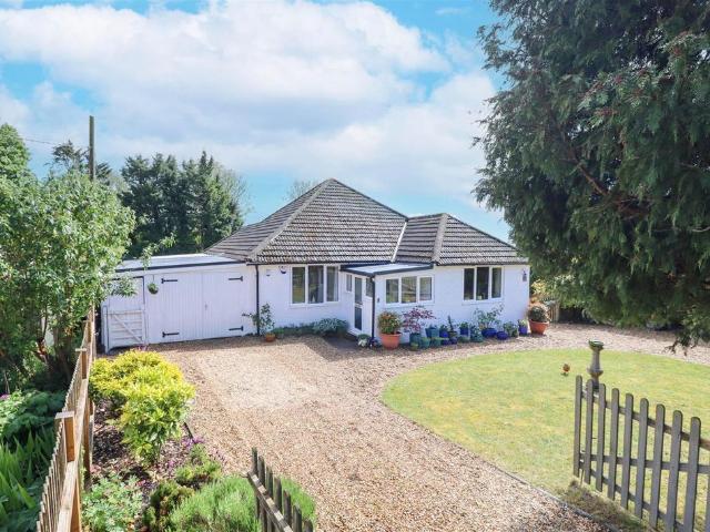 3 bedroom detached bungalow for sale