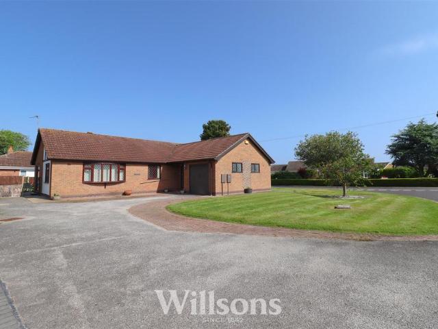 3 bedroom detached bungalow for sale