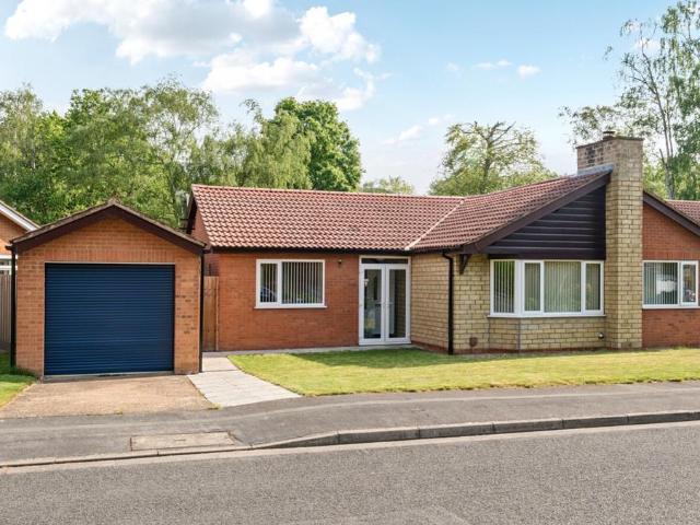 3 bedroom detached bungalow for sale