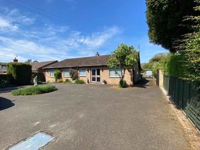 3 bedroom detached bungalow for sale