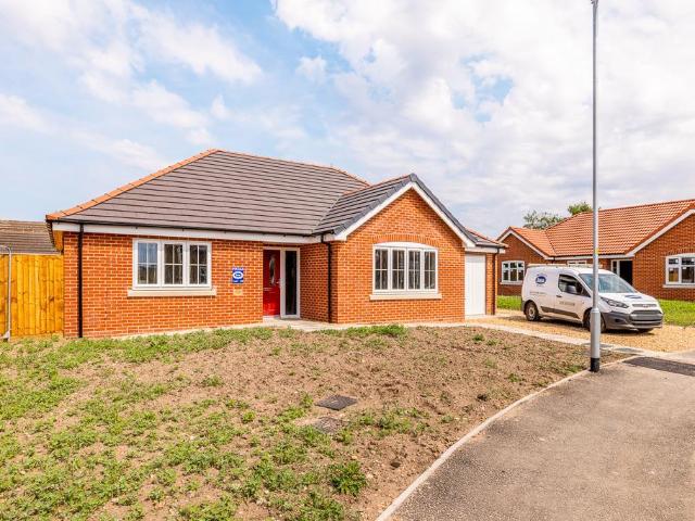3 bedroom detached bungalow for sale