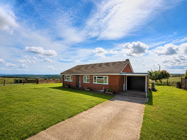 3 bedroom detached bungalow for sale
