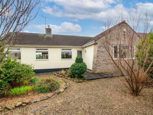 3 bedroom detached bungalow for sale