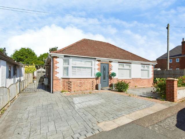 3 bedroom detached bungalow for sale