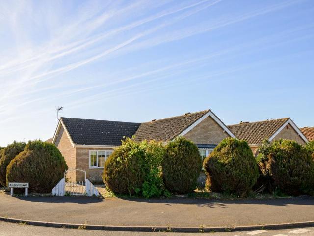 3 bedroom detached bungalow for sale