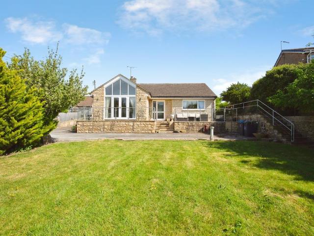 3 bedroom detached bungalow for sale