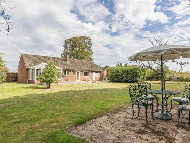 3 bedroom detached bungalow for sale