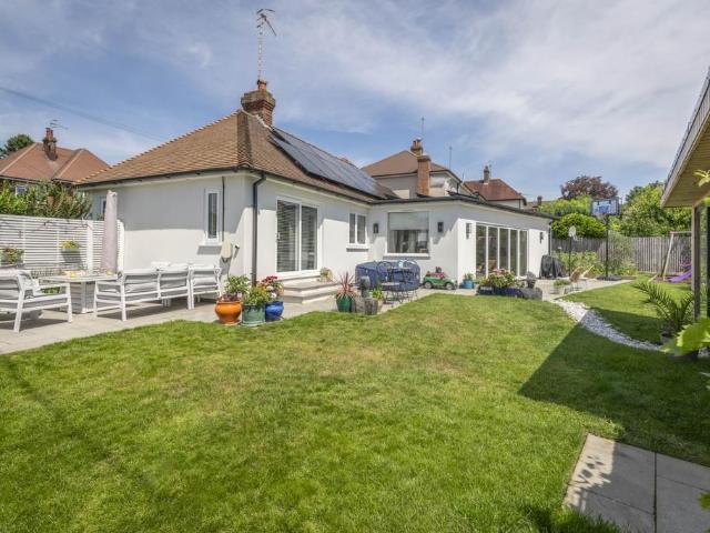 3 bedroom detached bungalow for sale