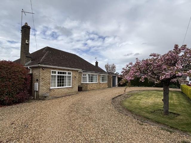 3 bedroom detached bungalow for sale