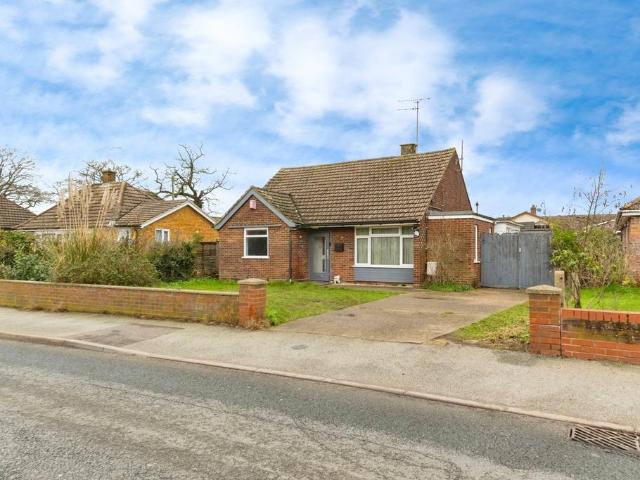 3 bedroom detached bungalow for sale