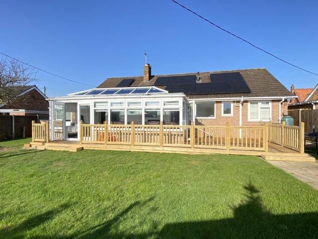 3 bedroom detached bungalow for sale