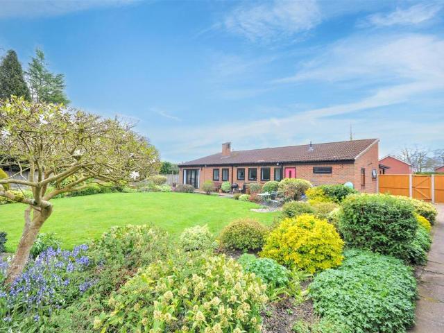3 bedroom detached bungalow for sale