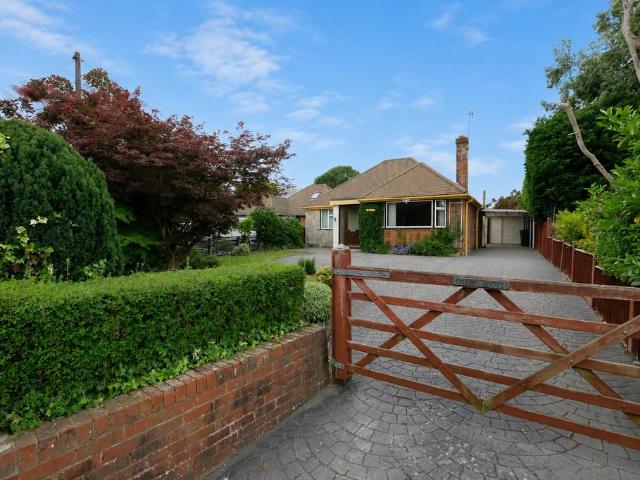 3 bedroom detached bungalow for sale