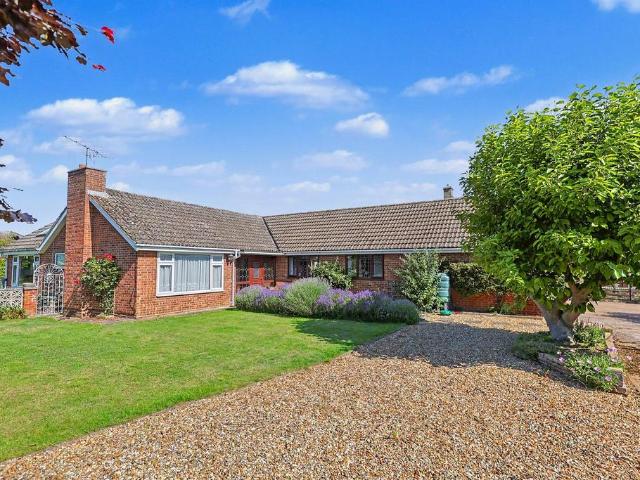 3 bedroom detached bungalow for sale