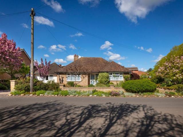 3 bedroom detached bungalow for sale