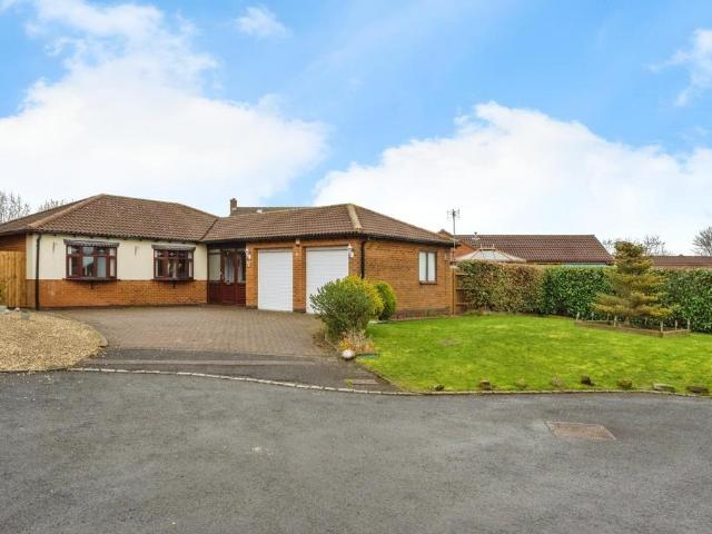 3 bedroom detached bungalow for sale