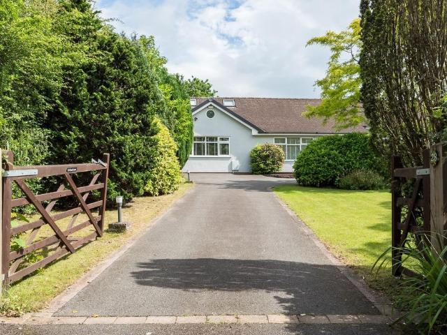 3 bedroom detached bungalow for sale