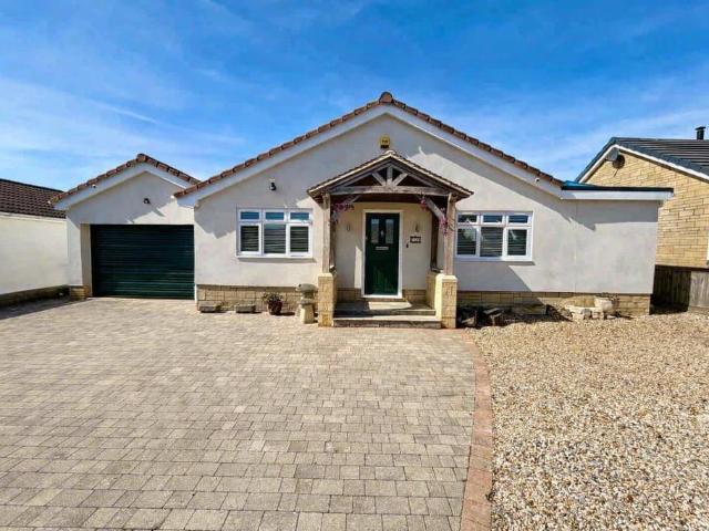 3 bedroom detached bungalow for sale