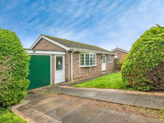 2 bedroom detached bungalow for sale
