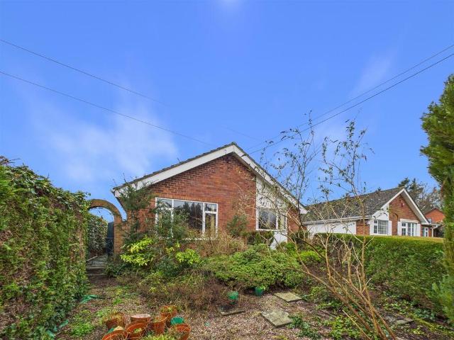 3 bedroom detached bungalow for sale