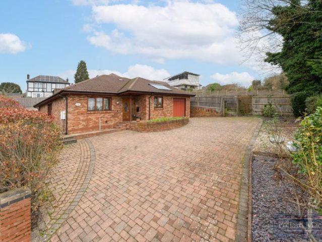 3 bedroom detached bungalow for sale