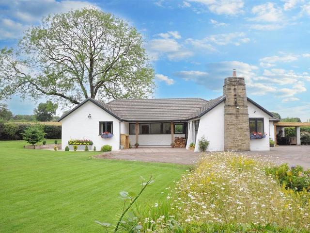 3 bedroom detached bungalow for sale